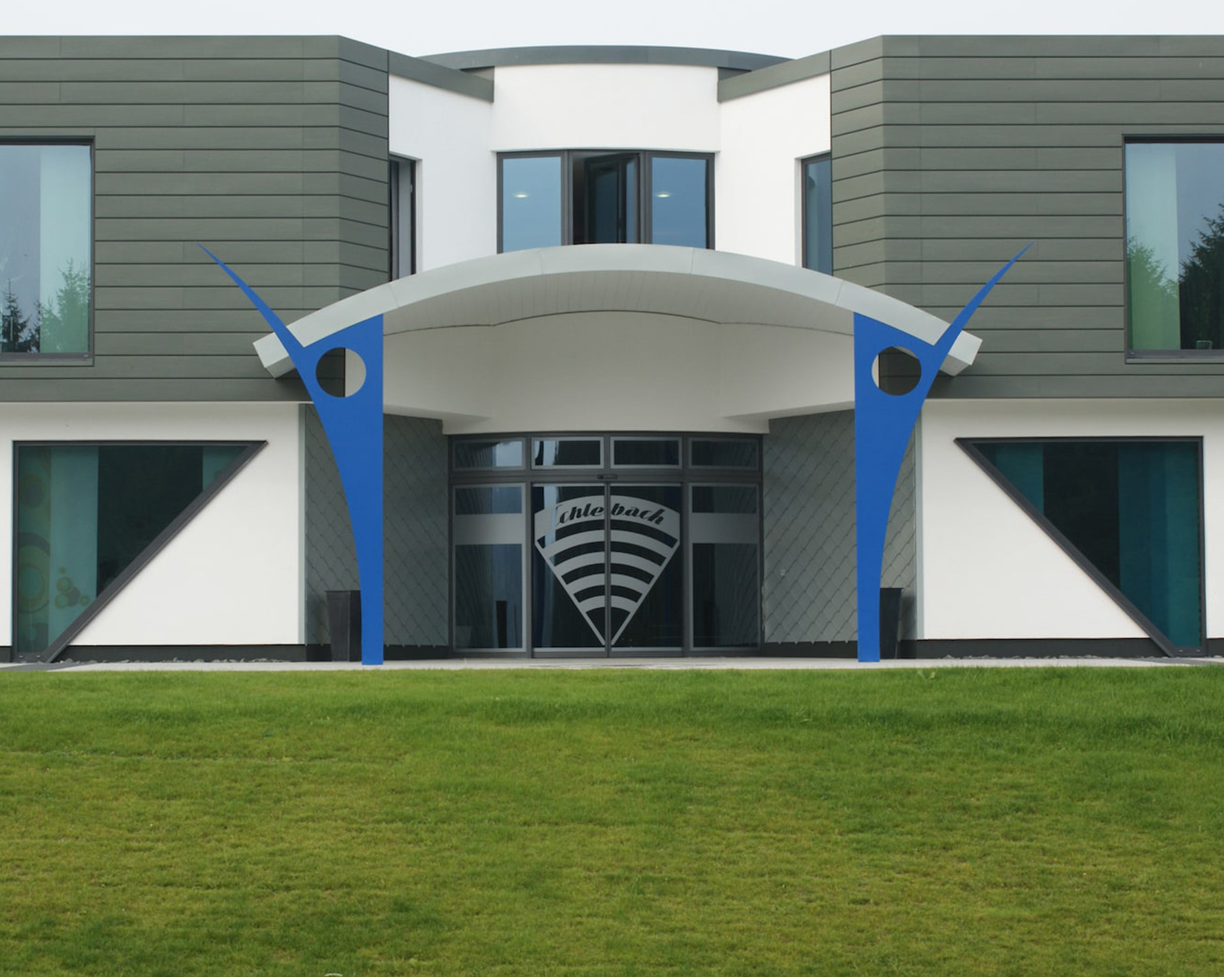 Schlebach Maschinen GmbH - Innovationen für Dach und Fassade